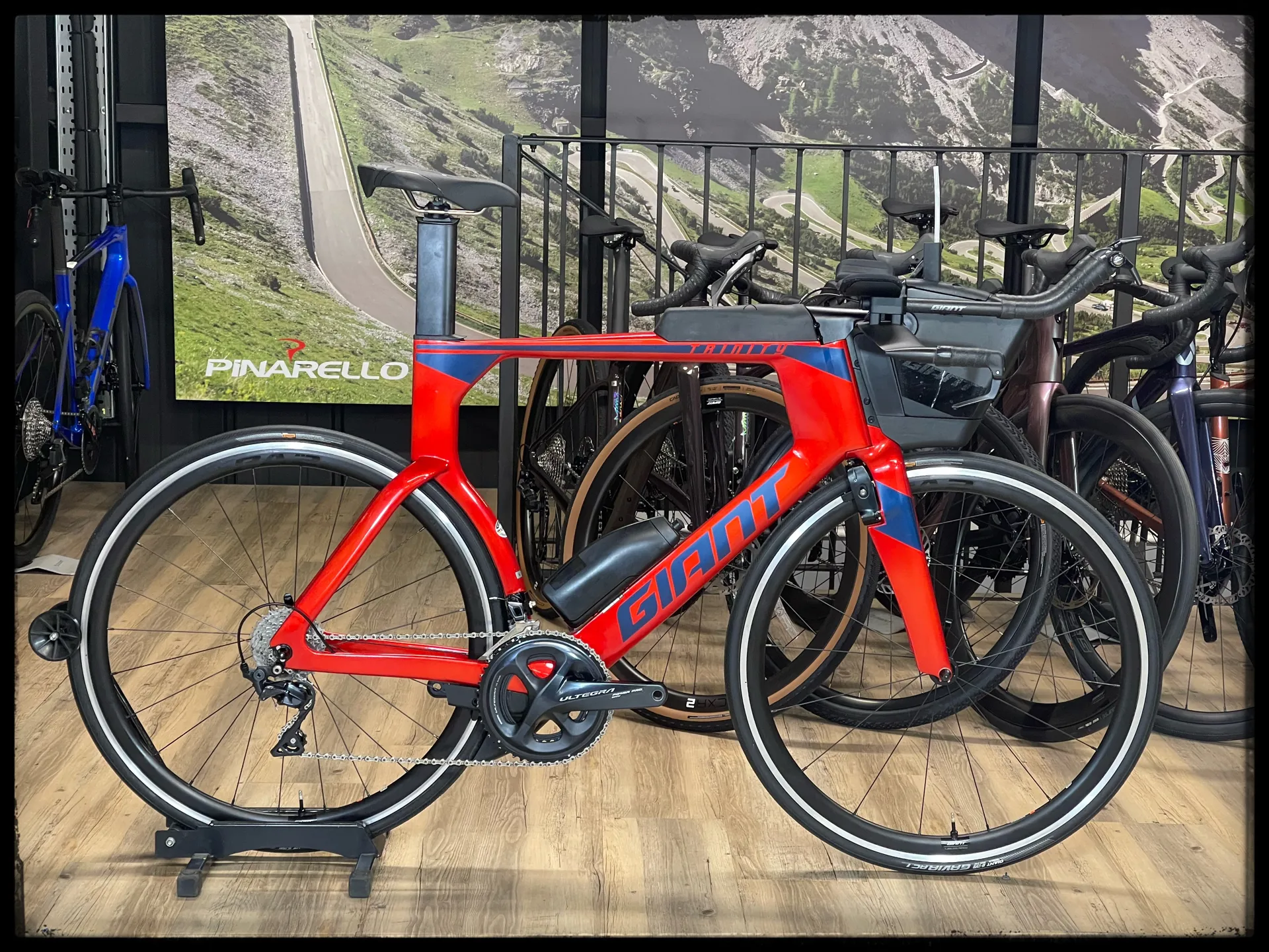 2022 Giant Trinity Adv Pro 2 Men's Carbon TT bike in Red