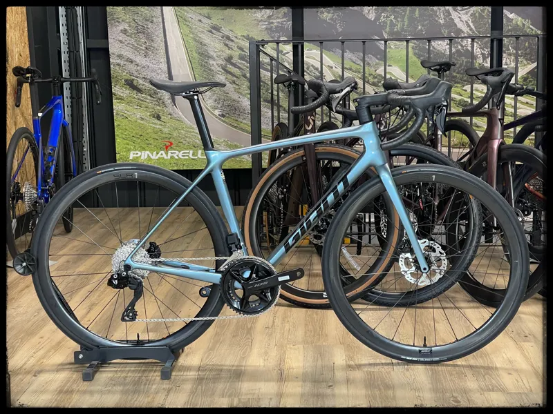 2023 Giant TCR Advanced Pro 1 Disc Men's Carbon Road Bike in Blue