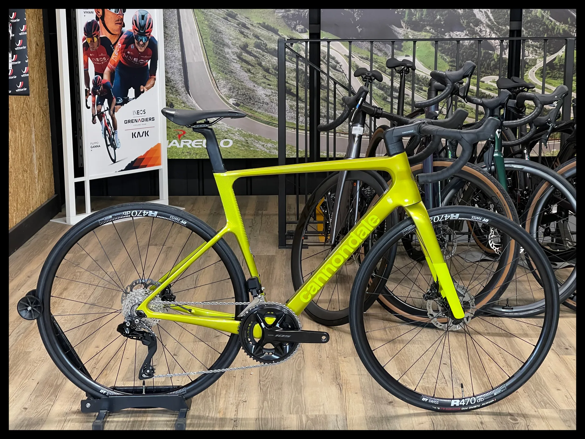 2024 CANNONDALE SUPERSIX EVO 3 DISC Mens Carbon Road bike in Gree
