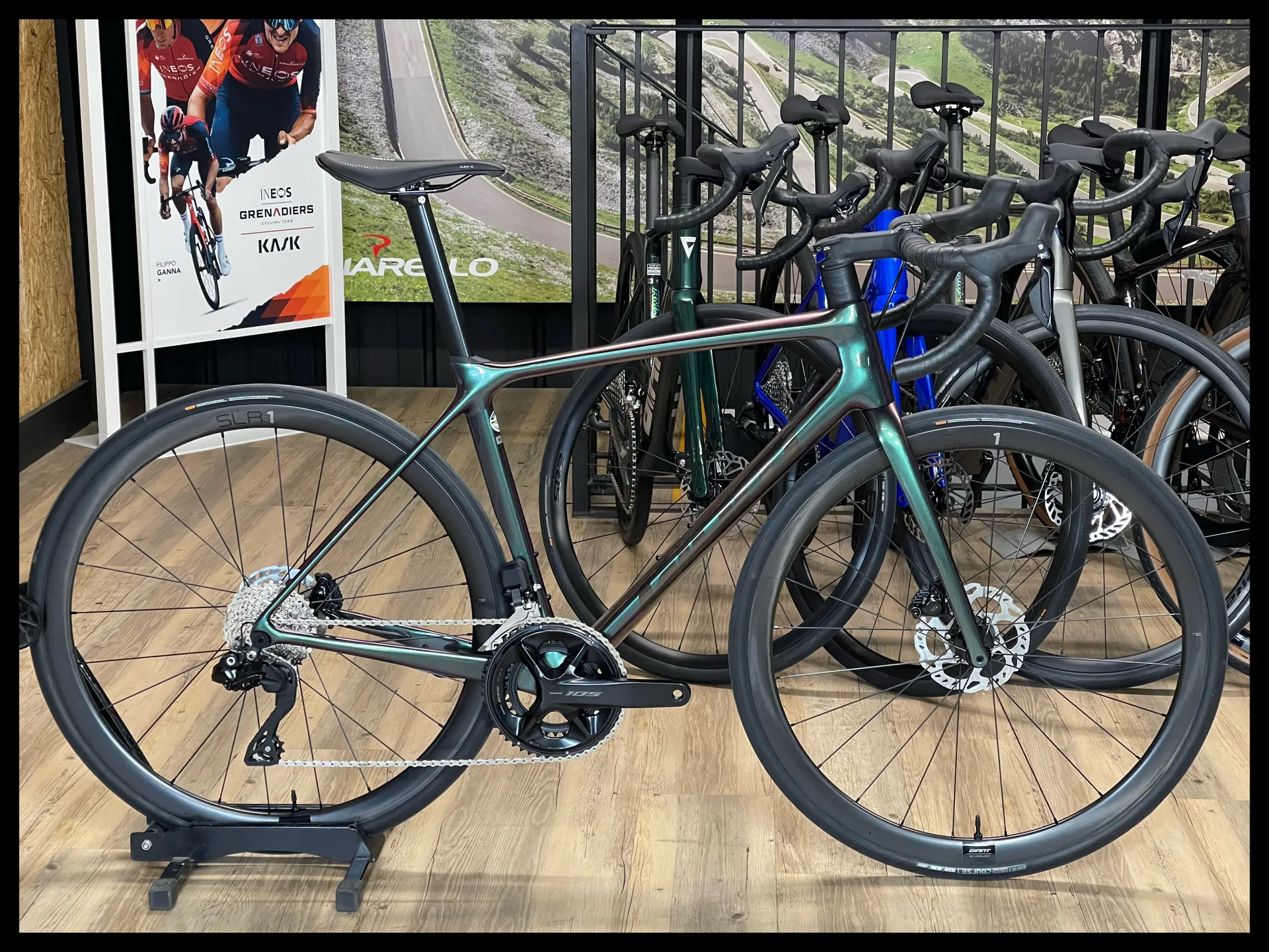 2024 Giant TCR Advanced Pro 1 Disc Mens Carbon road Bike in Green