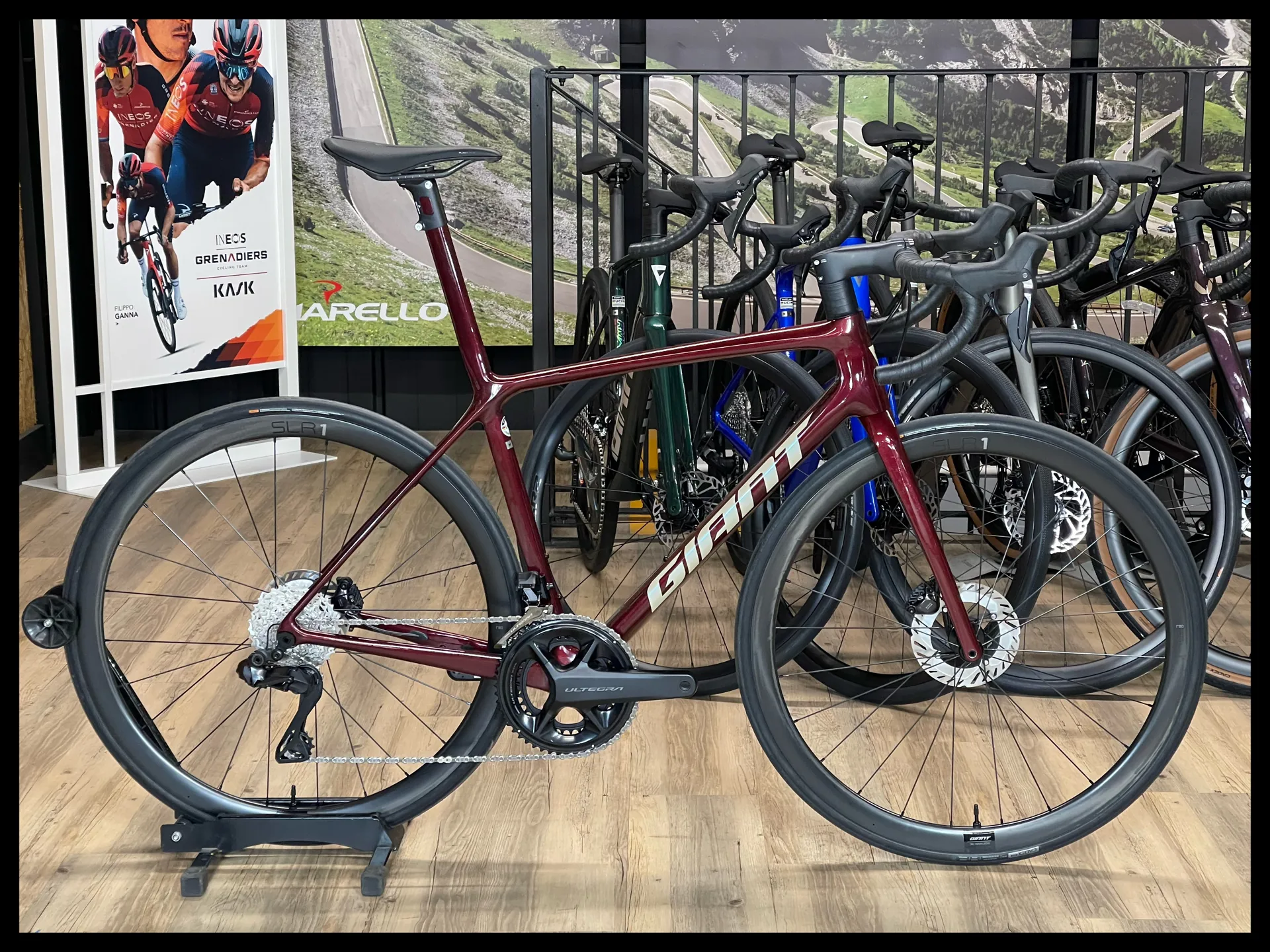2024 Giant TCR Advanced SL 1 Disc Mens Carbon Road bike in Red