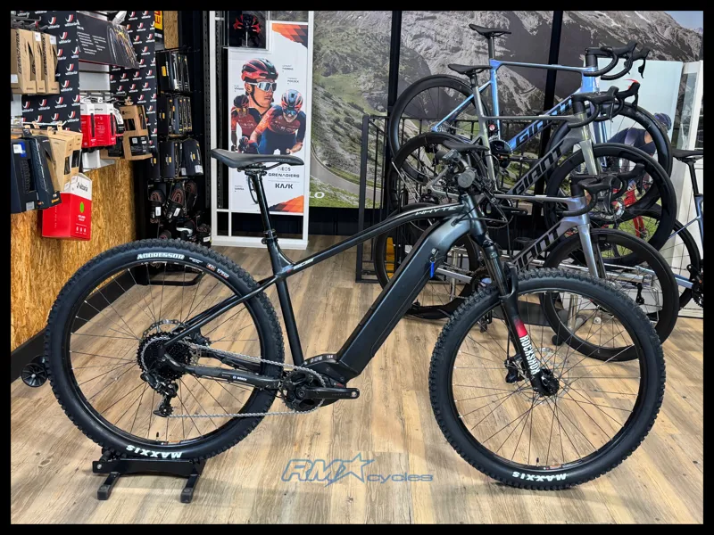 2021 Whyte e-505 V1 Mens Alloy eMTB in Black