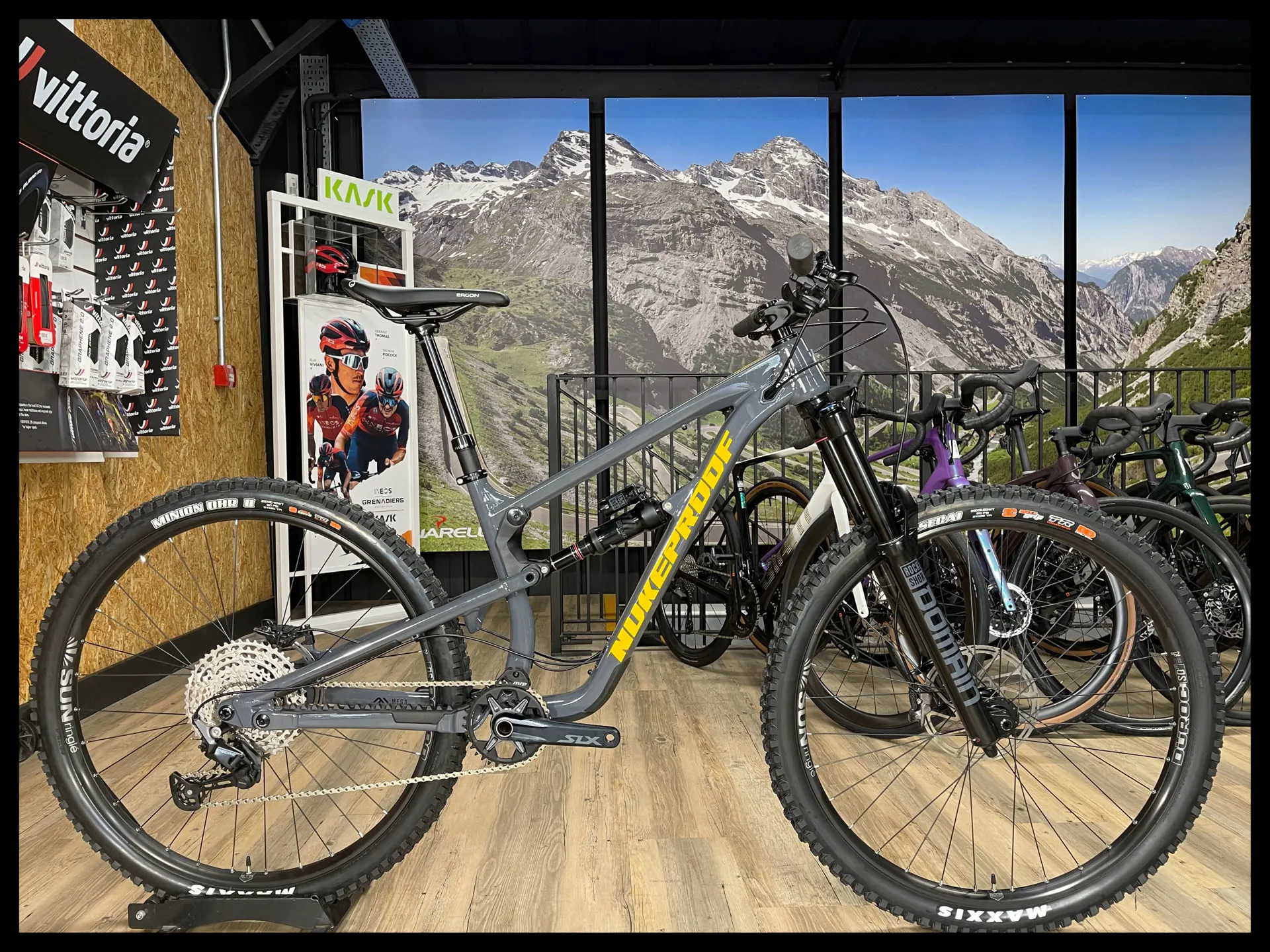 2022 NUKEPROOF Mega 290 Comp Mens Alloy MTB in Grey